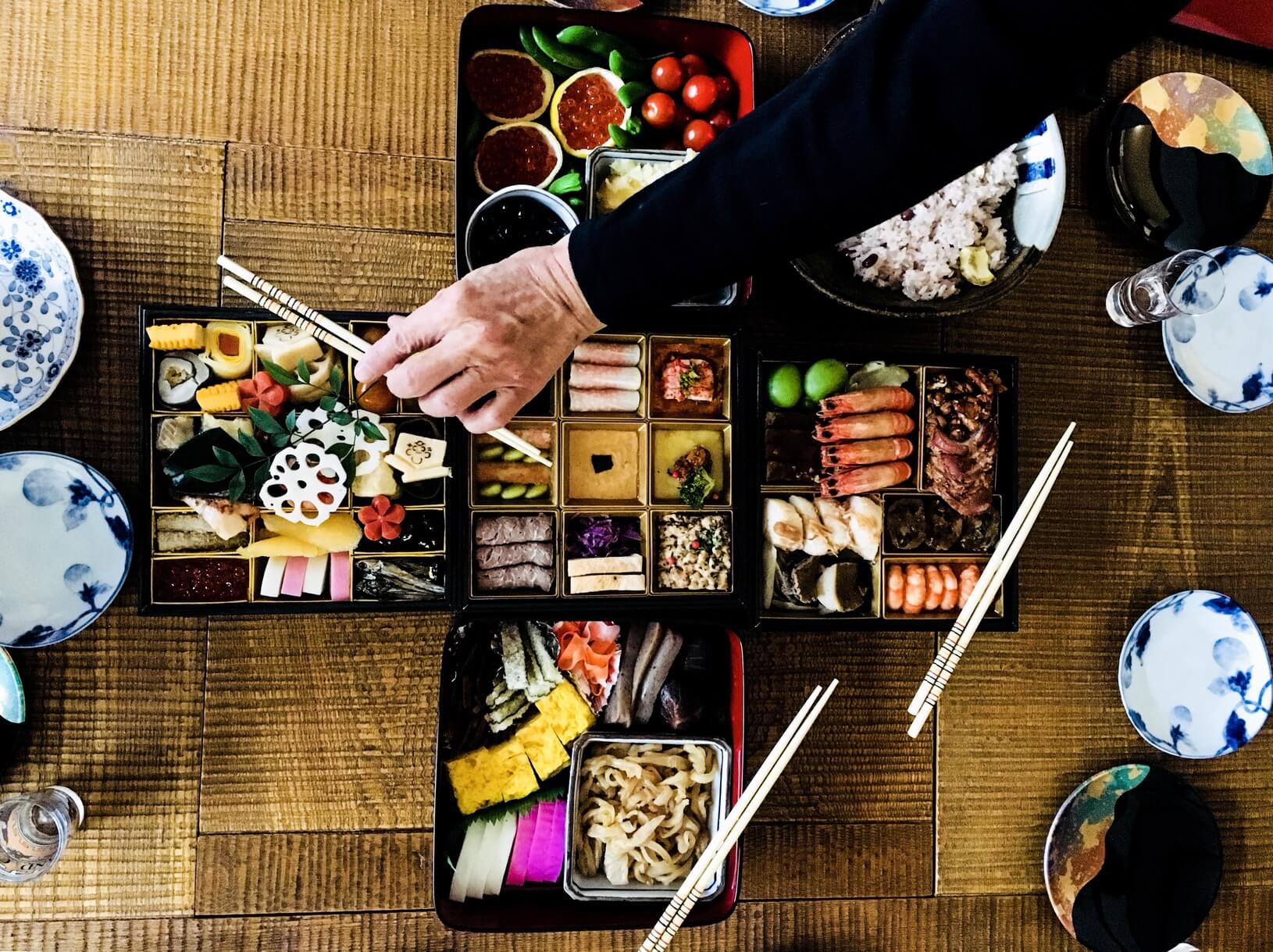 72 Traditional Christmas Foods from Around the World for Traveling ...