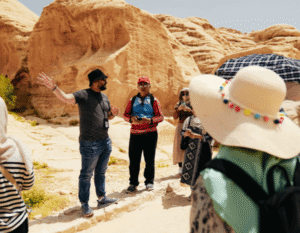 Tours by Locals vs. Traditional Guided Tours: What’s the Difference ...